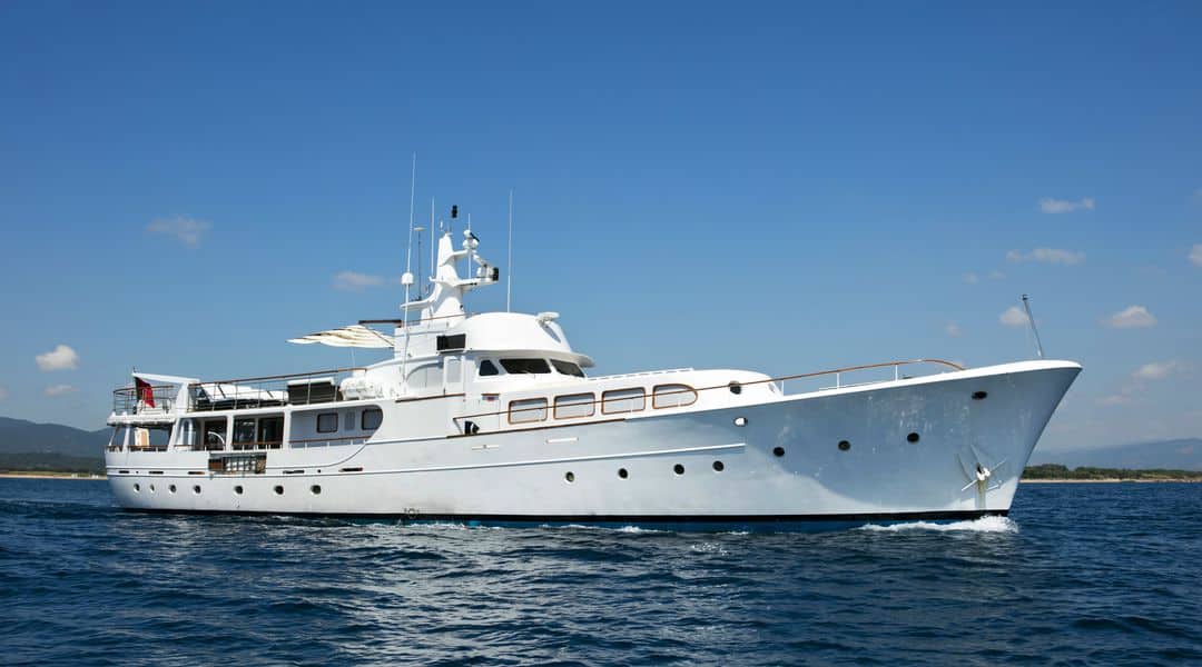 Location Yacht LADY JERSEY : Luxe, Confort & Élégance en Croisière